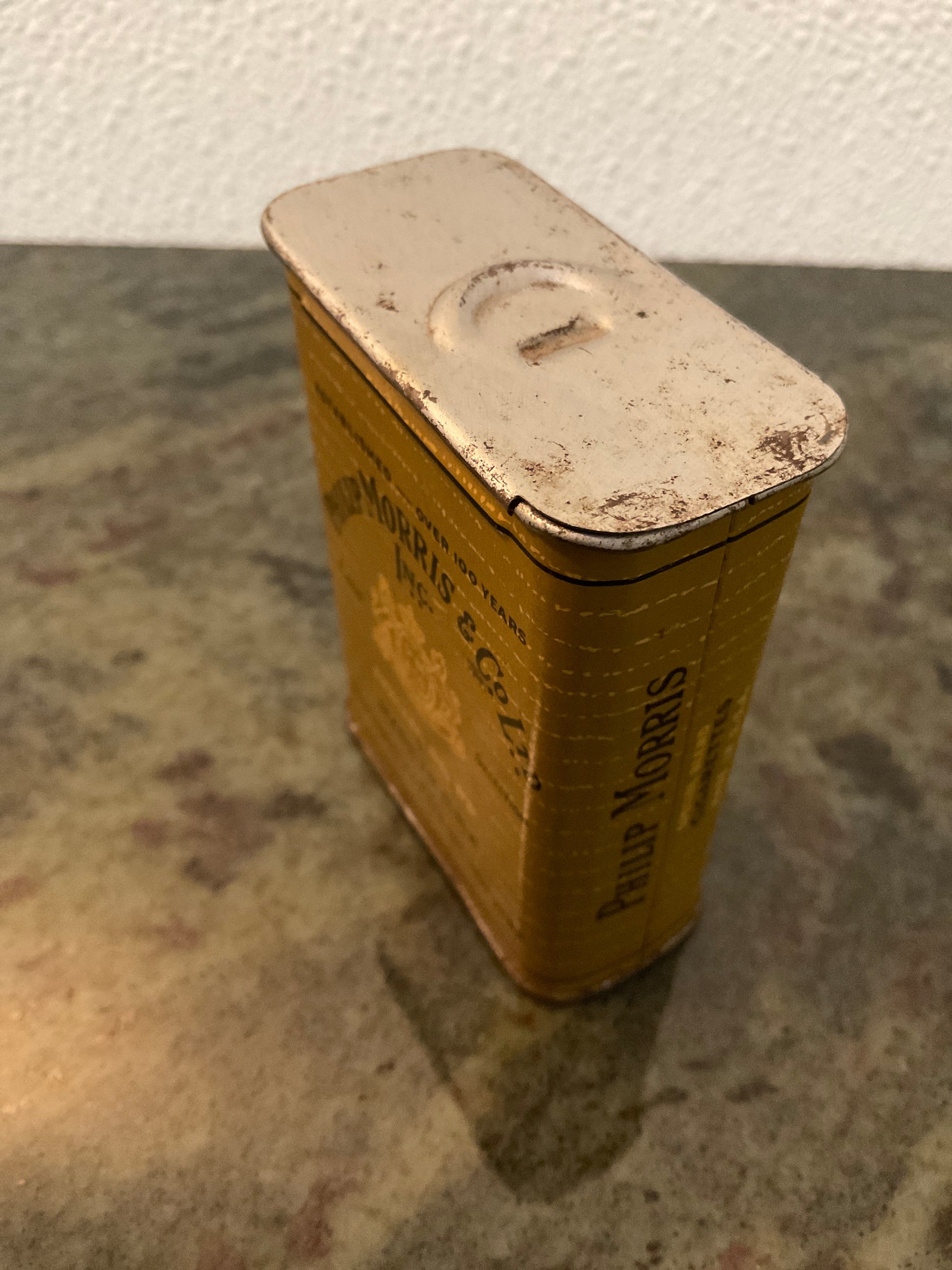 Philip Morris Cigarette Tin – The Rusty Fork